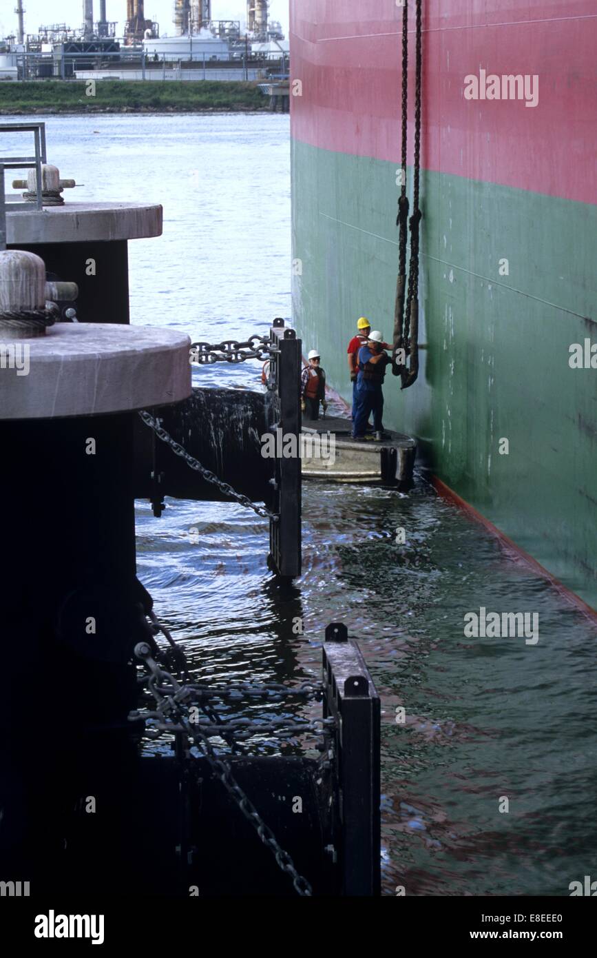 Rope handling hi-res stock photography and images - Alamy