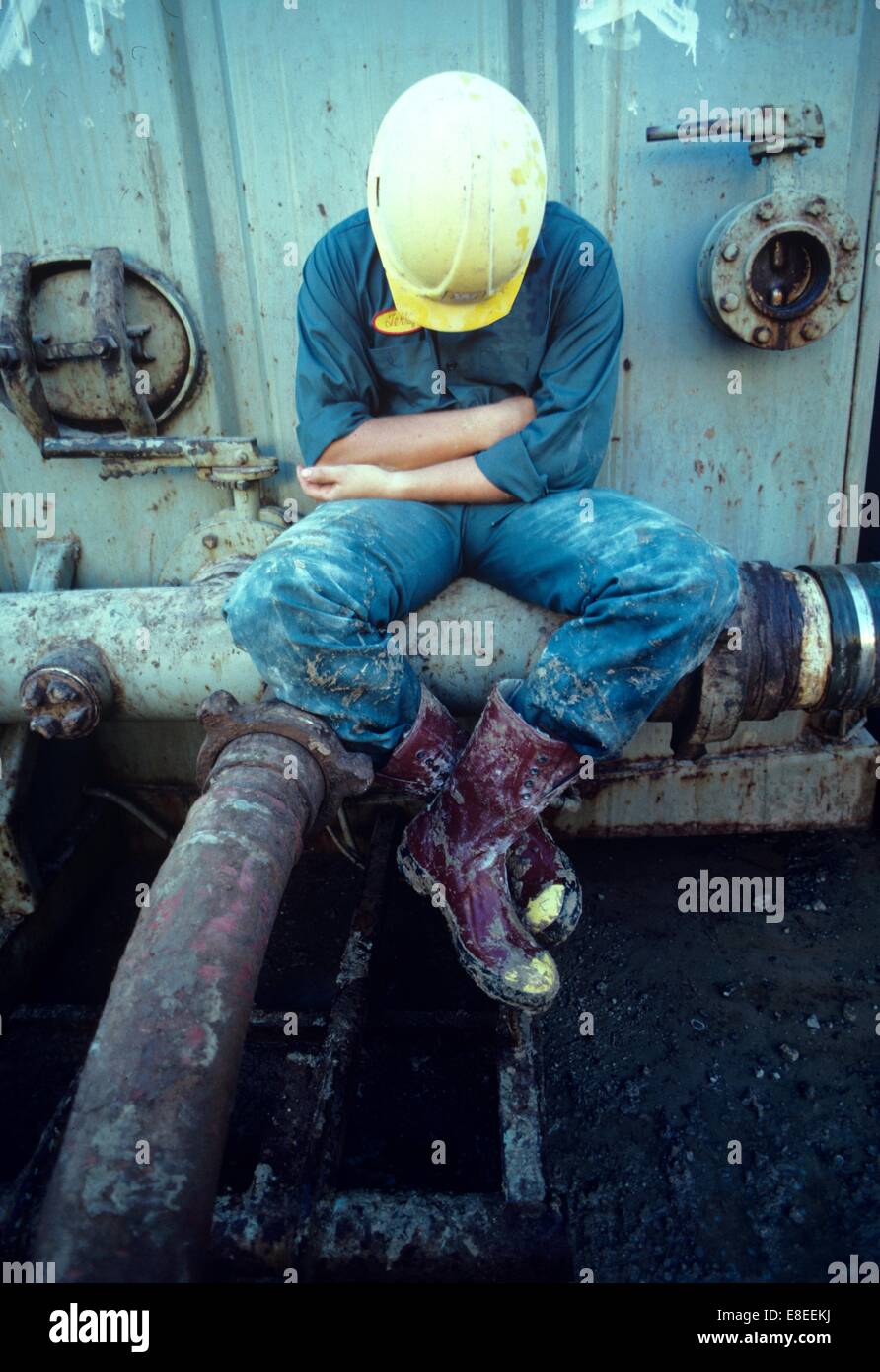 Oilfield worker hi-res stock photography and images - Alamy