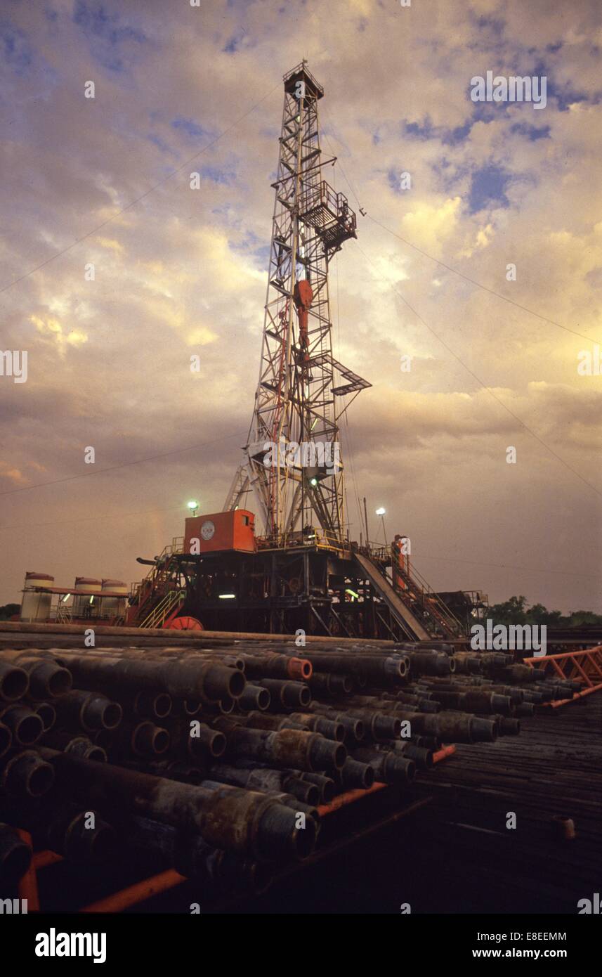 Rotary drill rig hi-res stock photography and images - Alamy