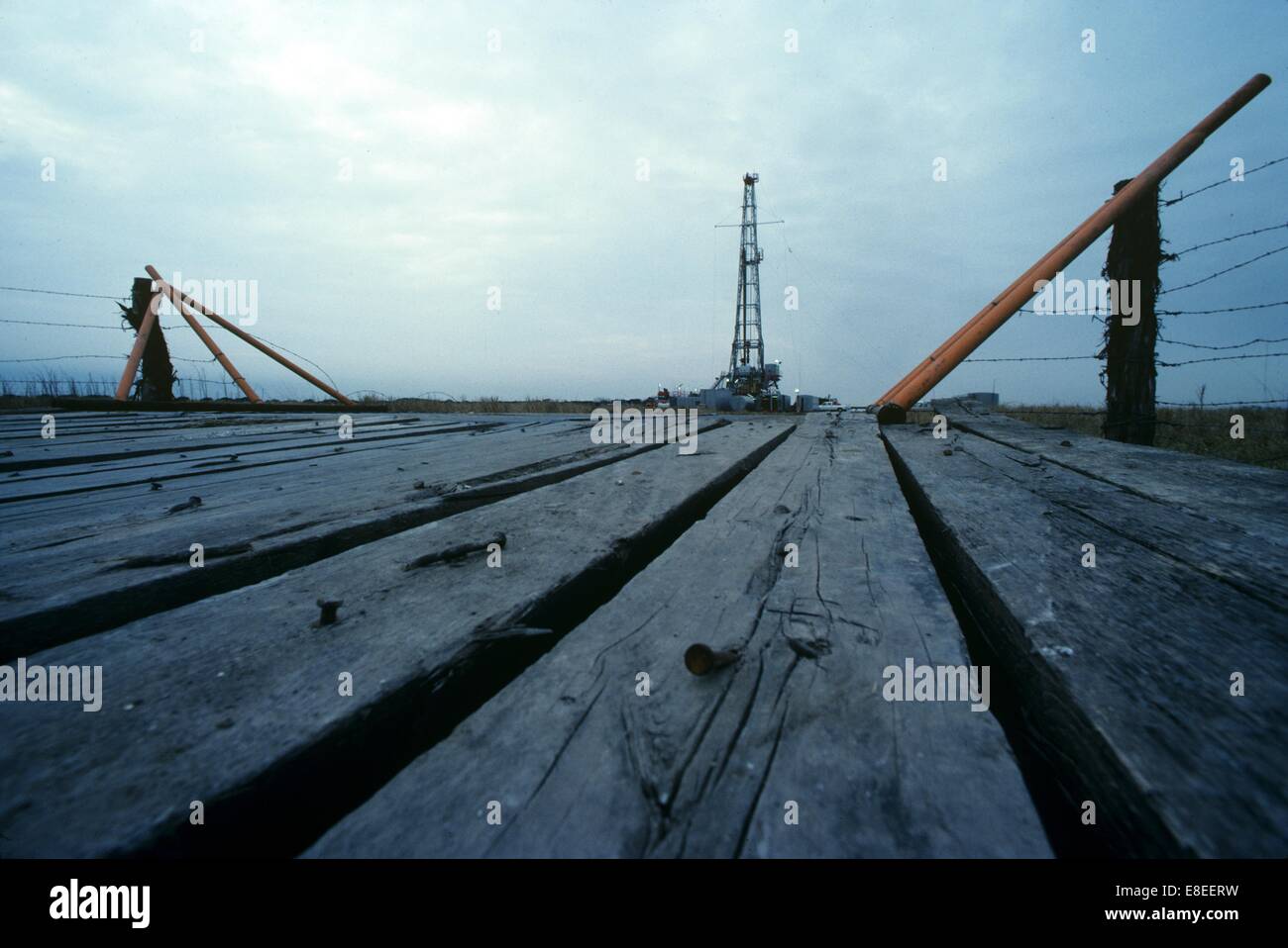 Oil rig workover hi-res stock photography and images - Alamy