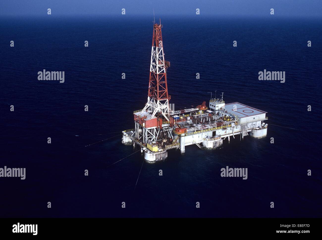 Drill Barge High Resolution Stock Photography and Images - Alamy