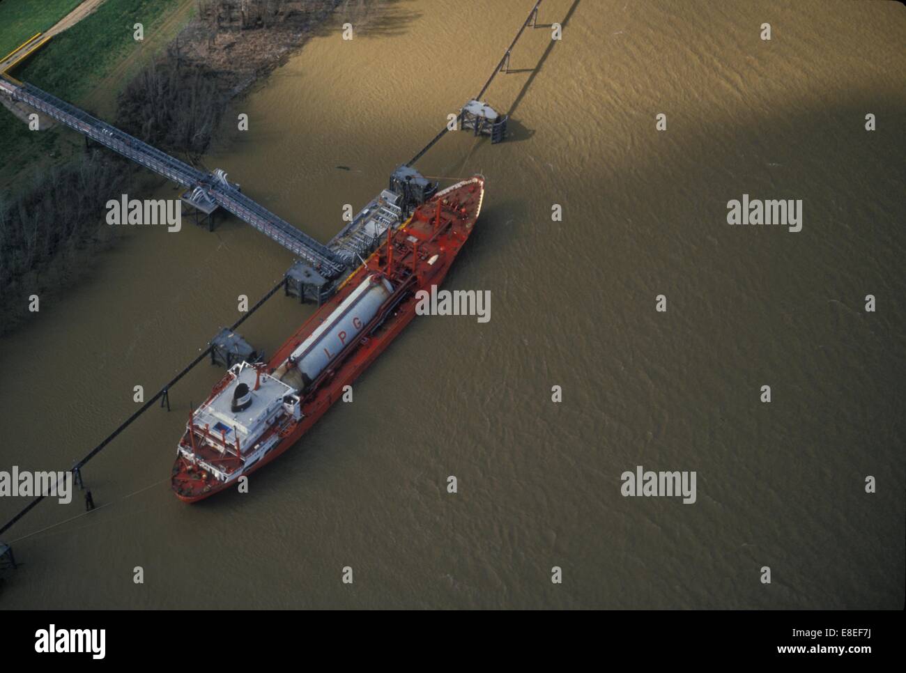 LPG Tanker Offloading Stock Photo - Alamy
