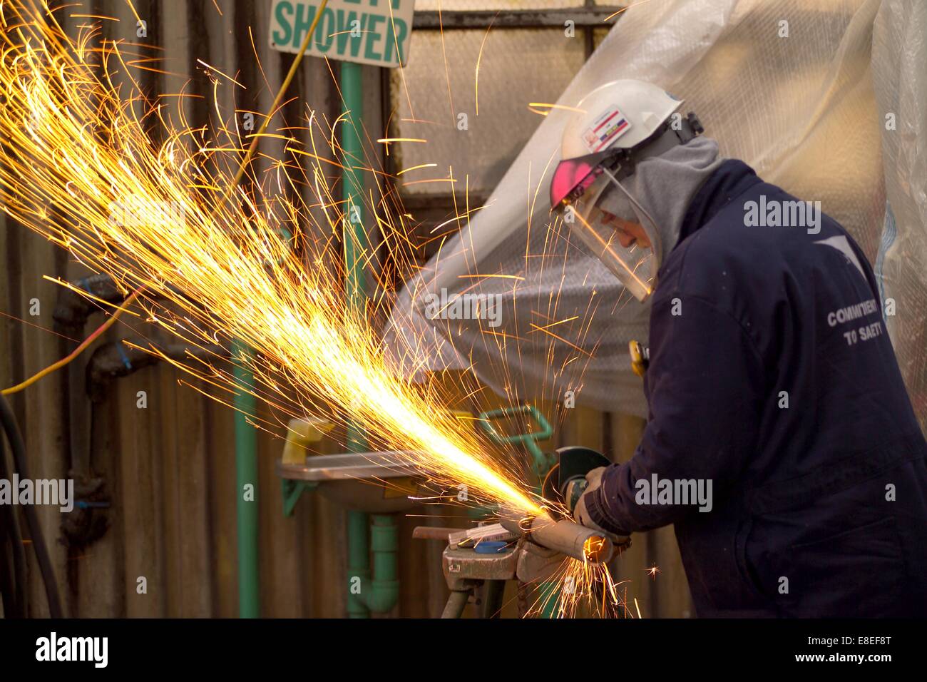 Oil refinery grinding pipe hi-res stock photography and images - Alamy