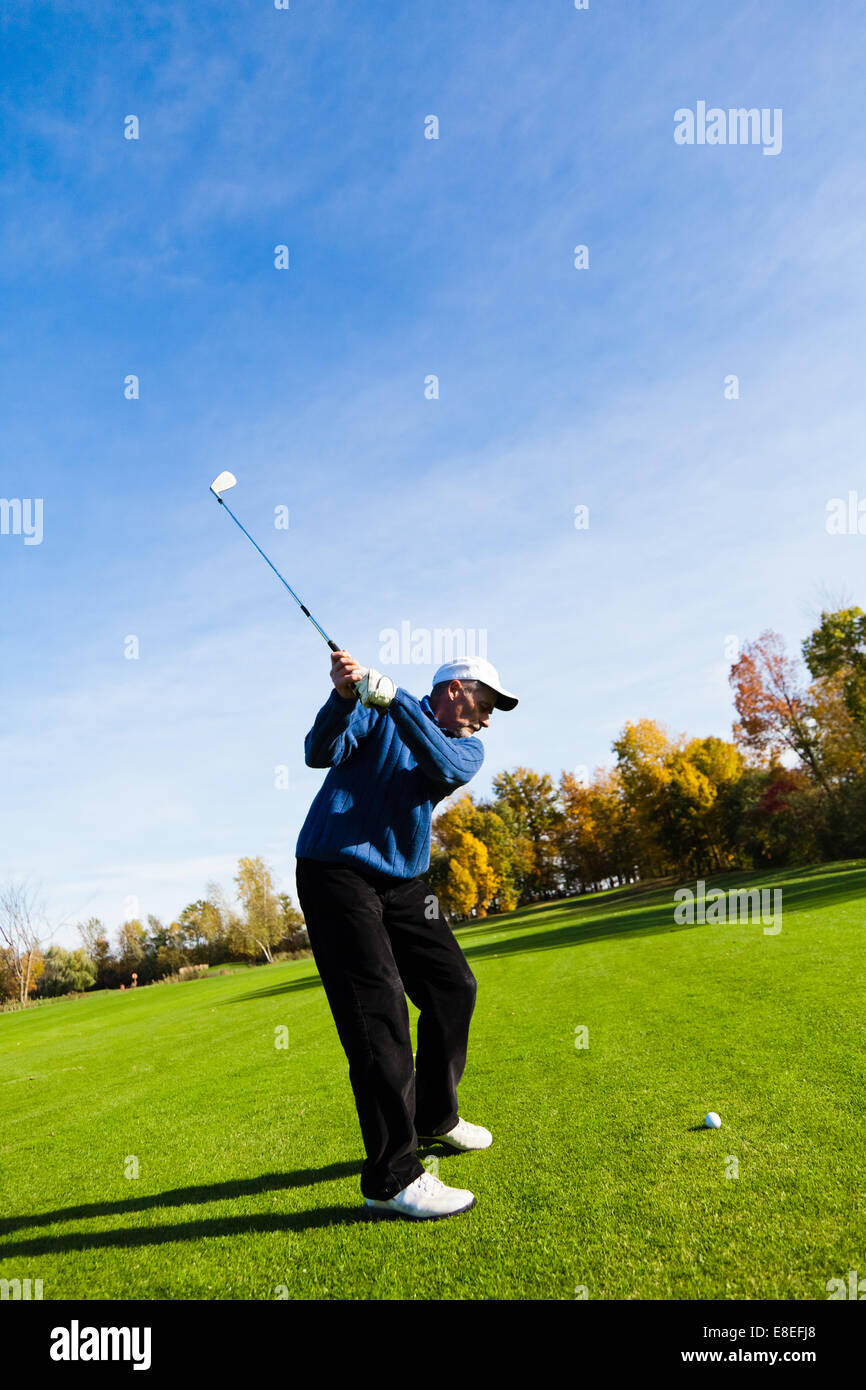 Old golf sportsman playing game hi-res stock photography and images - Alamy