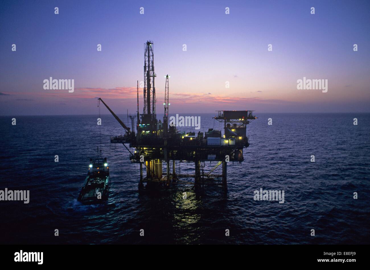 Production platform offshore hi-res stock photography and images - Alamy