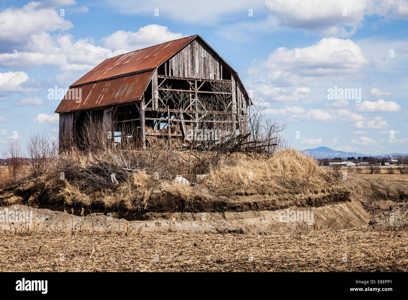 Middle barn hi-res stock photography and images - Alamy