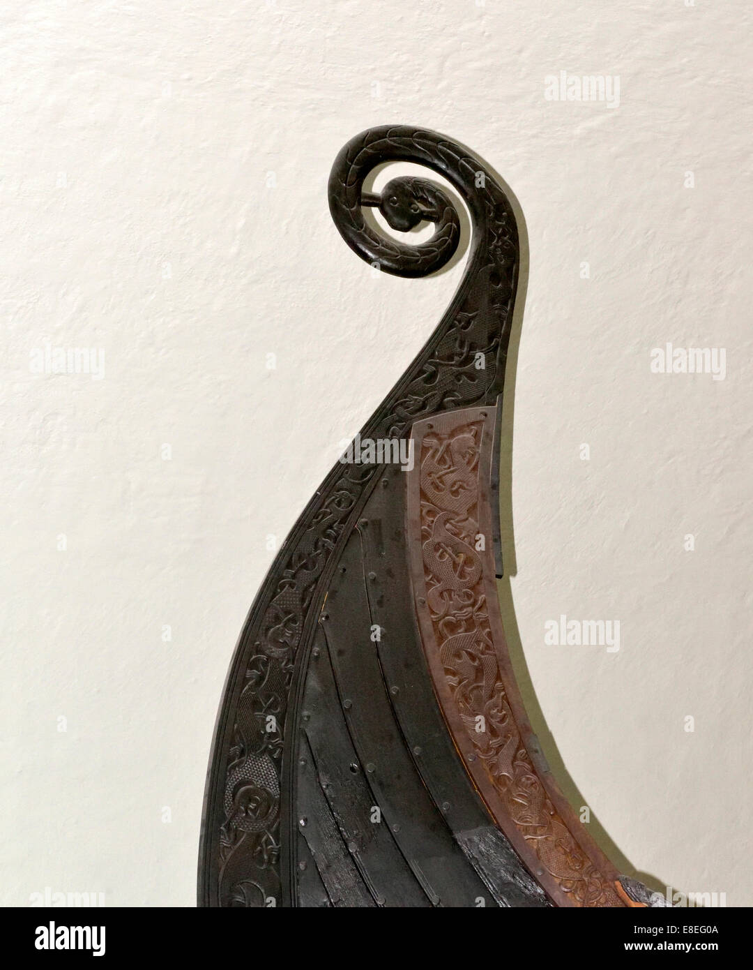 Serpent's head on stern, Oseberg Ship c.815-820 AD, Viking Ship Museum ...