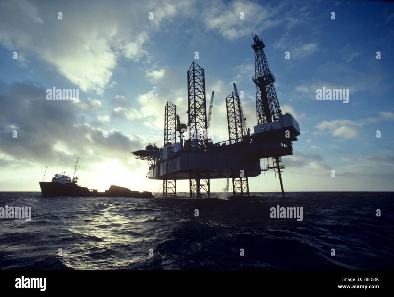Offshore Oil Drilling Rig Cantilever High Resolution Stock Photography ...