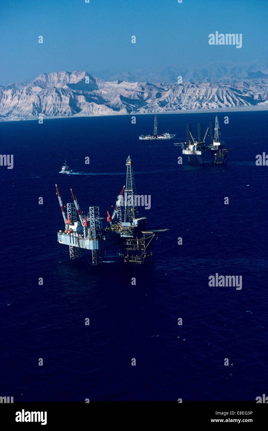 Offshore Oil Rig Egypt High Resolution Stock Photography and Images - Alamy