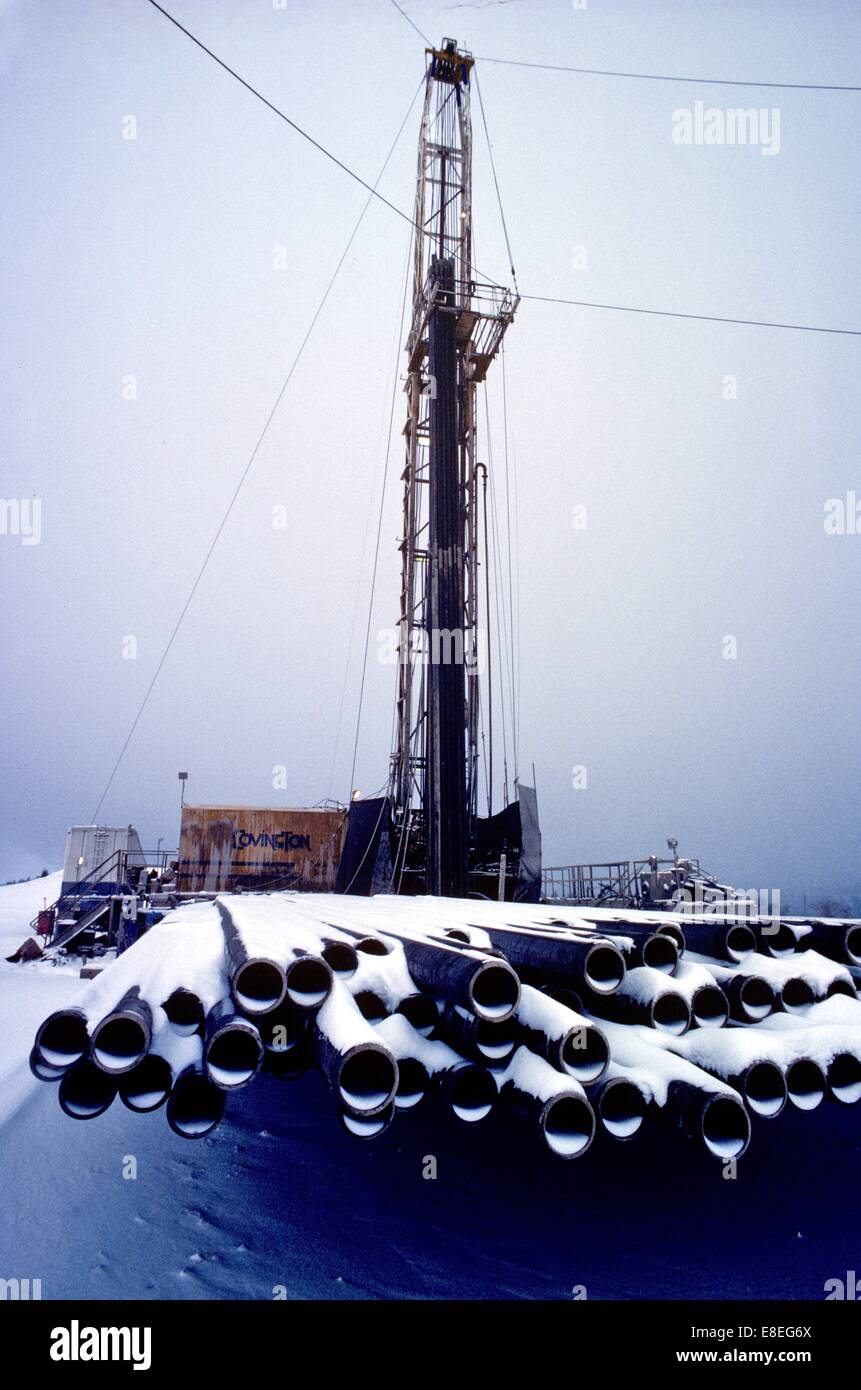 Rig pipe workover hi-res stock photography and images - Alamy