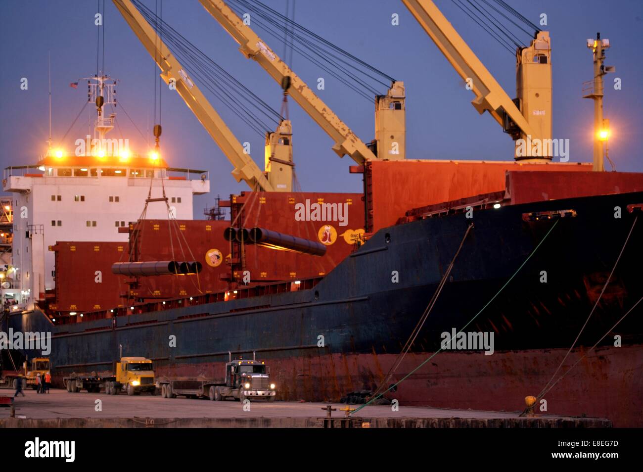 Houston port crane hi-res stock photography and images - Alamy
