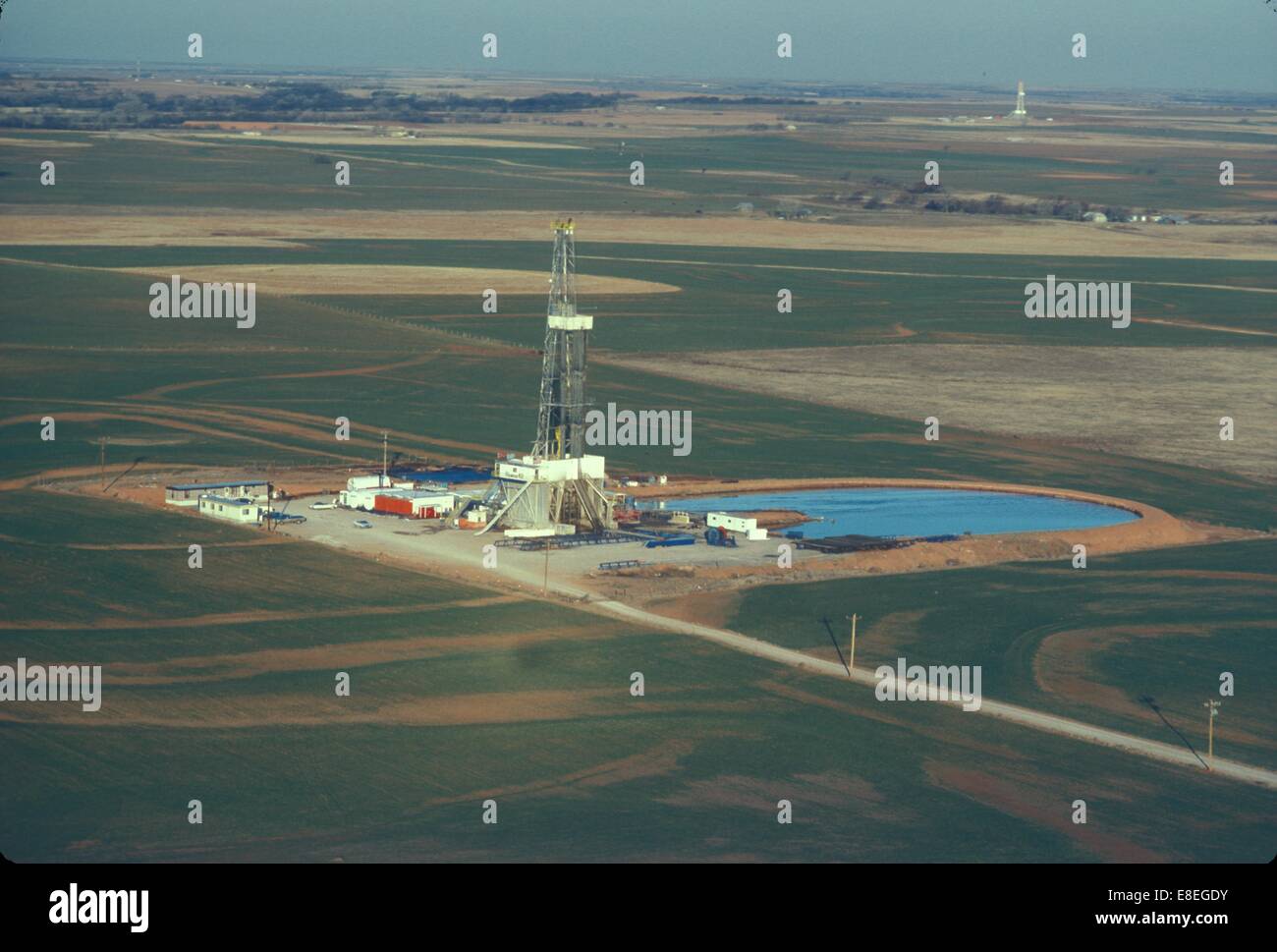 Oil drilling rigs hi-res stock photography and images - Alamy