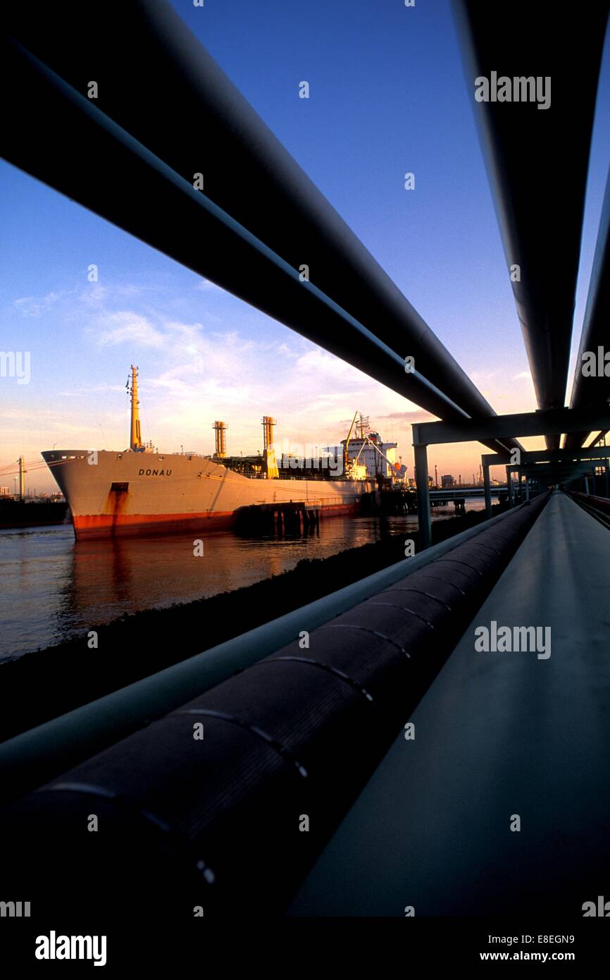 Oil Tanker Offloading in Houston Ship Channel Stock Photo - Alamy