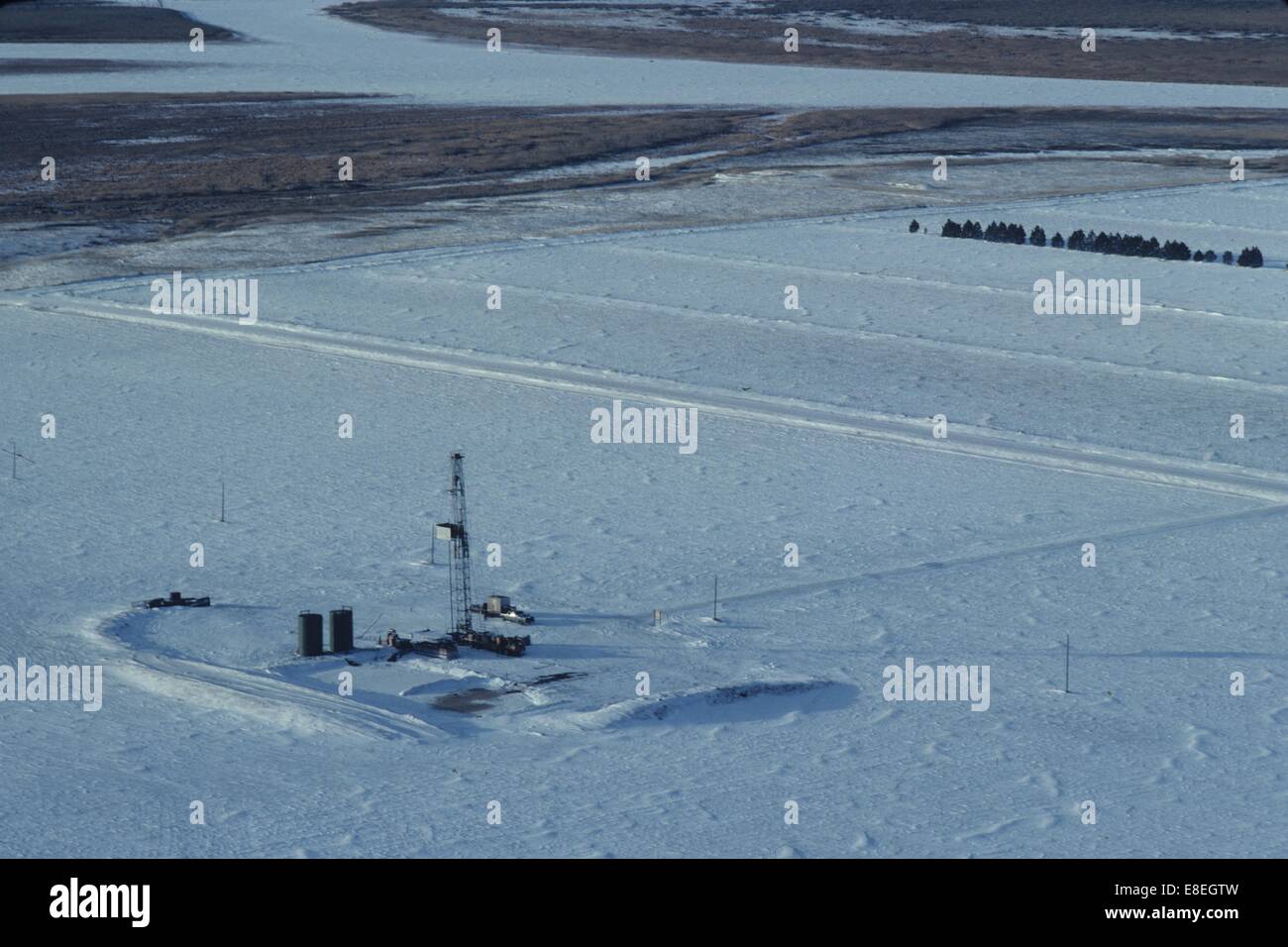 Onshore oil gas exploration rig hi-res stock photography and images - Alamy