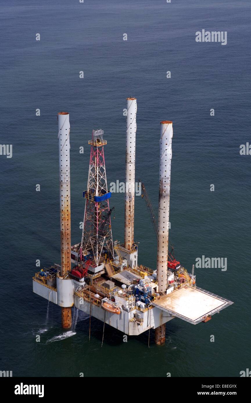 Offshore helideck hi-res stock photography and images - Alamy