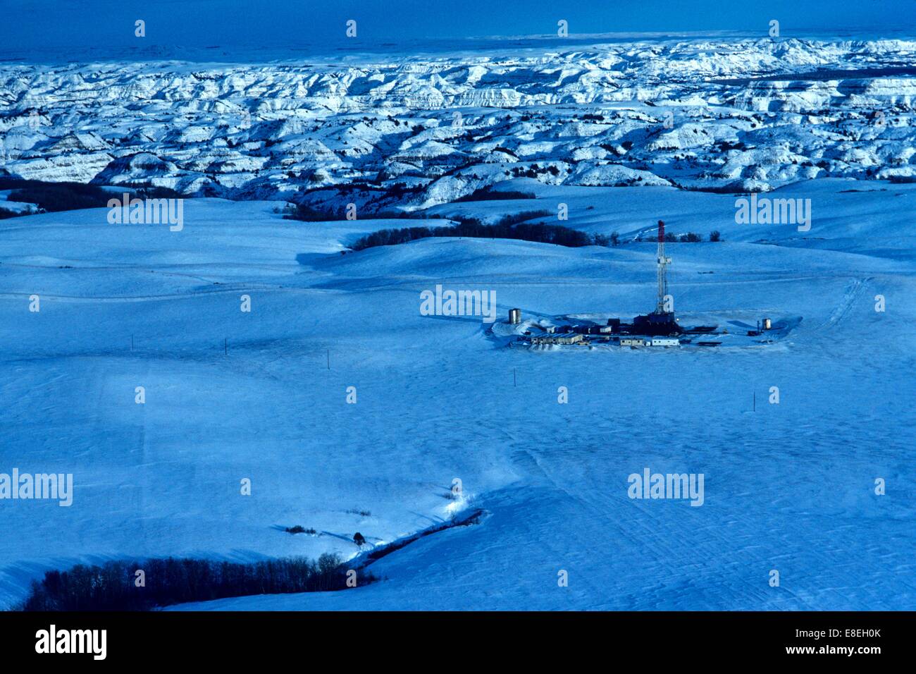 Oil rig workover hi-res stock photography and images - Alamy