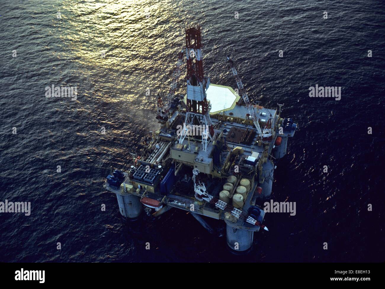 Offshore helideck hi-res stock photography and images - Alamy