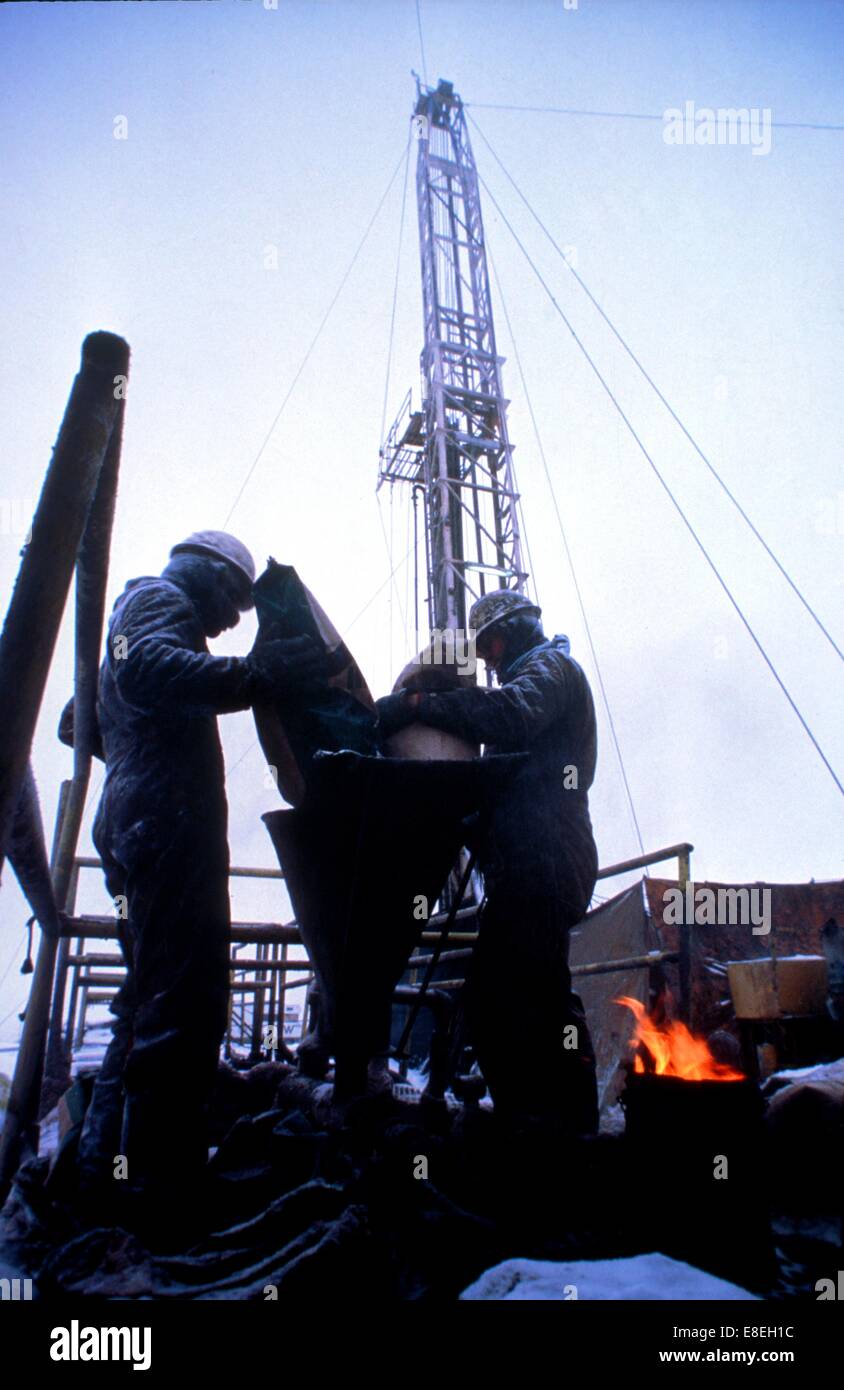 Remote Oil Well Site High Resolution Stock Photography and Images - Alamy