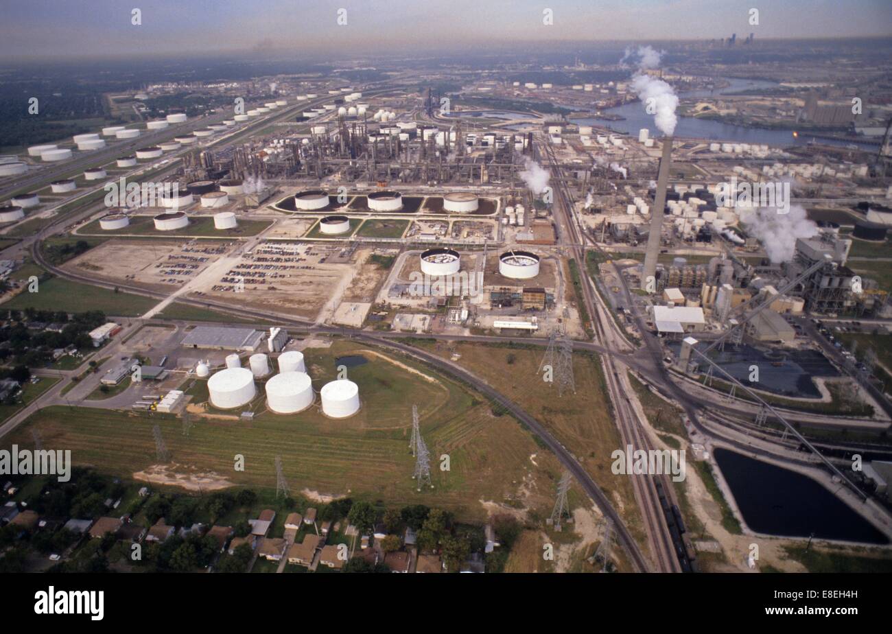 Houston oil refinery hi-res stock photography and images - Alamy