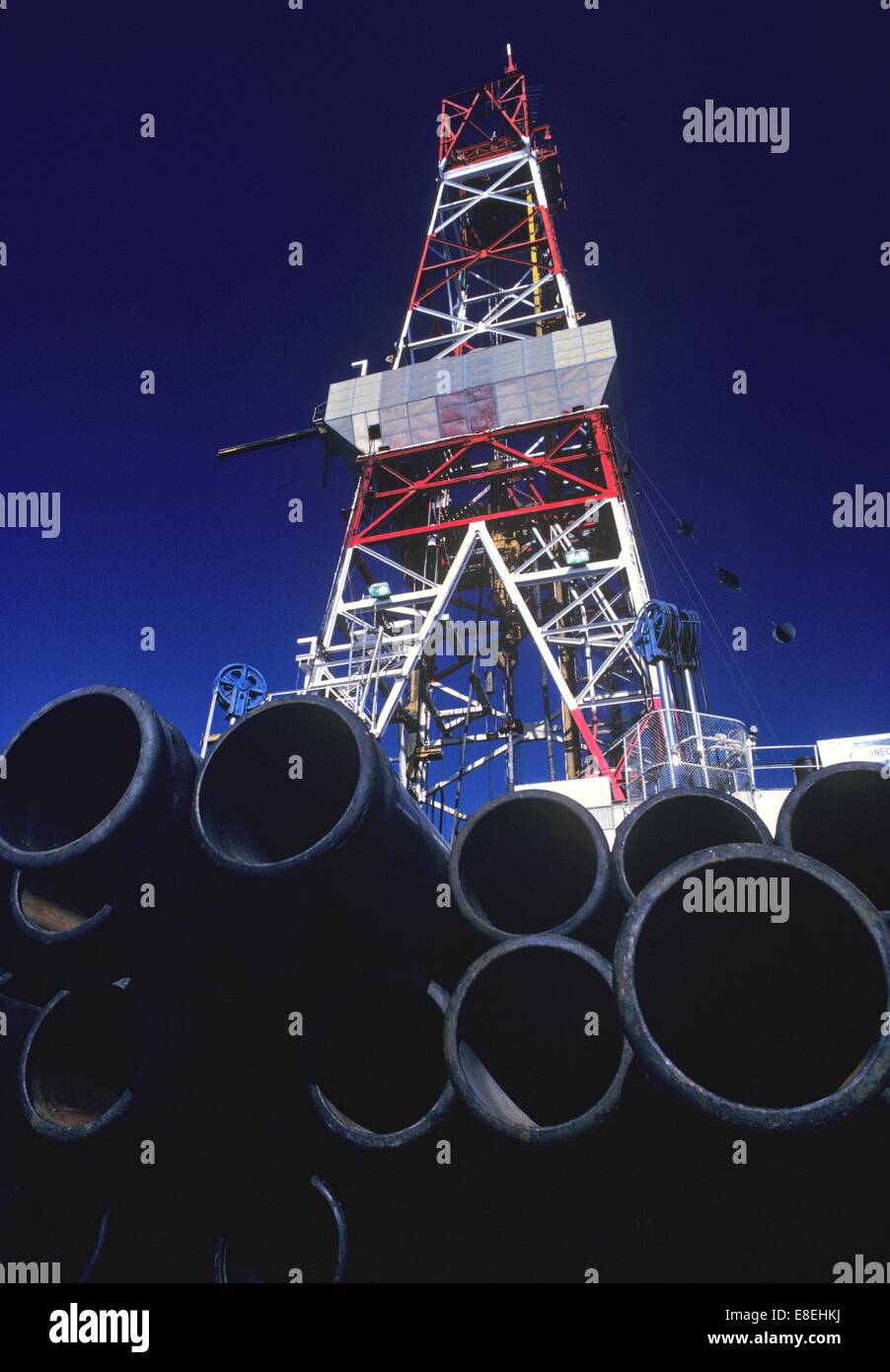 Semisubmersible rig oil industry hi-res stock photography and images ...