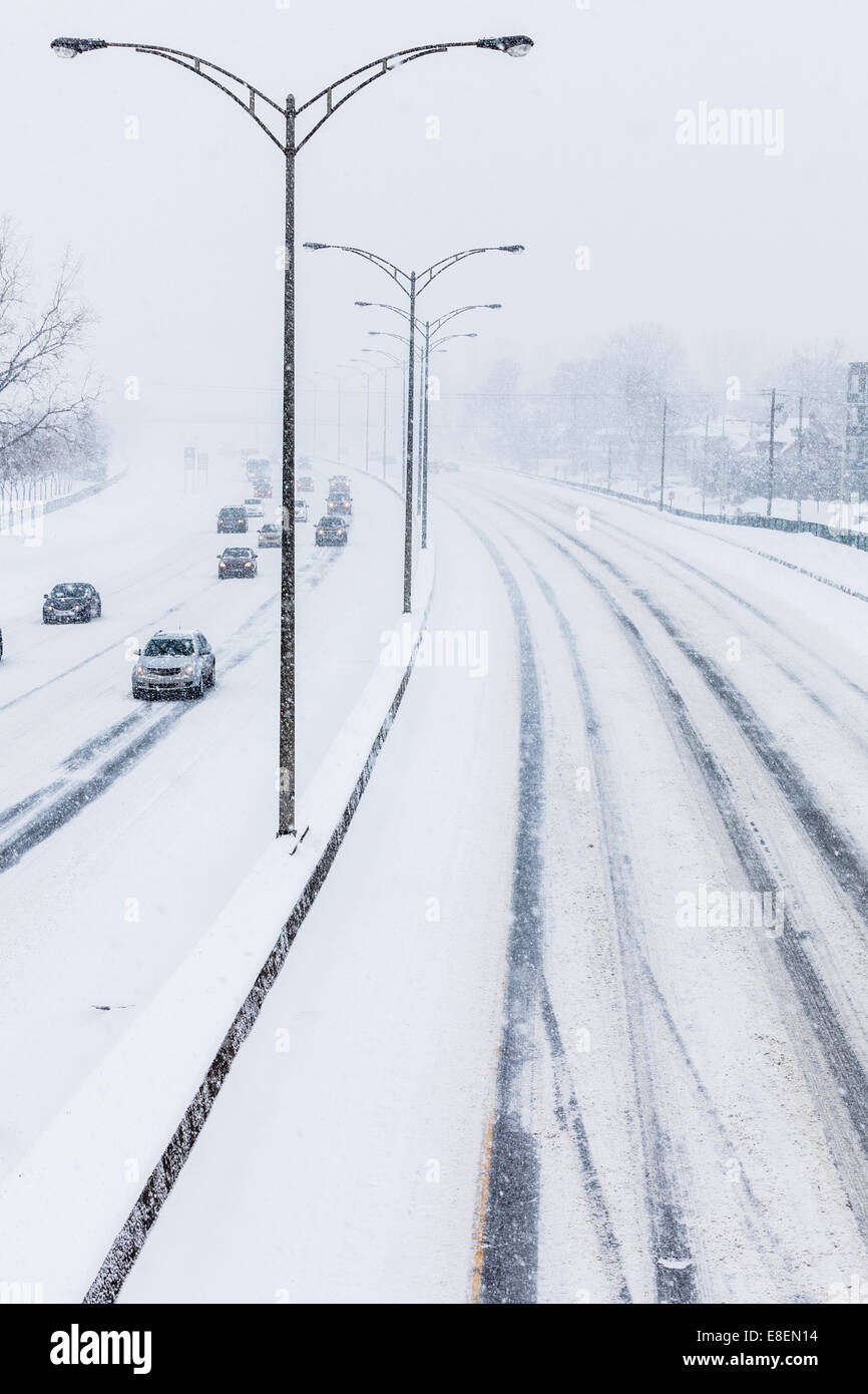 Cold and blizzard hi-res stock photography and images - Alamy