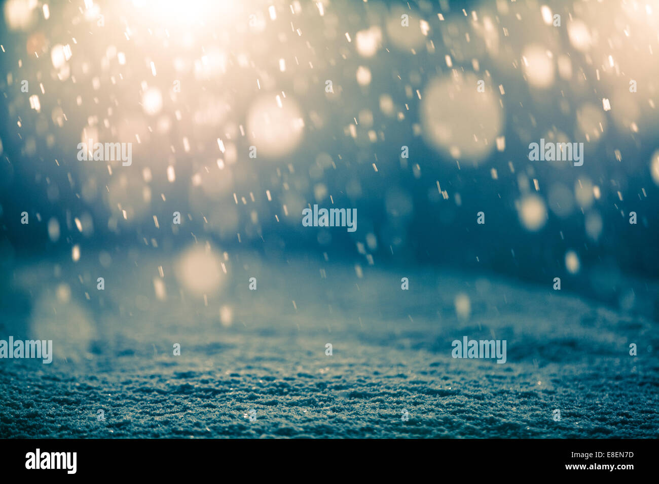 Snowing night sky hi-res stock photography and images - Alamy