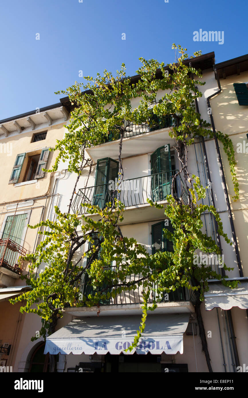 Italys great lakes hi-res stock photography and images - Alamy