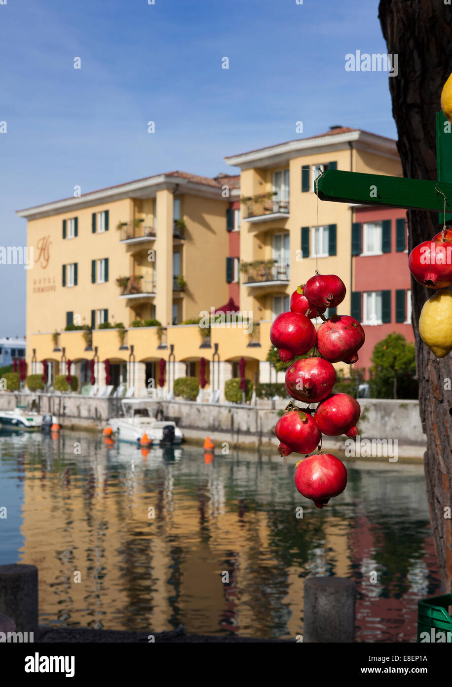 Italys great lakes hi-res stock photography and images - Alamy