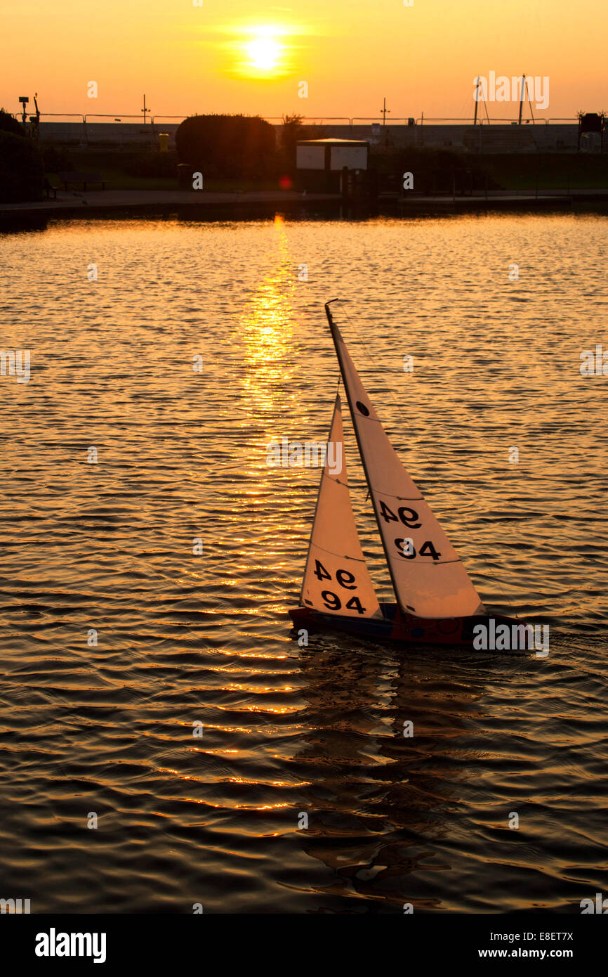 Sunset model and tourism hi-res stock photography and images - Alamy