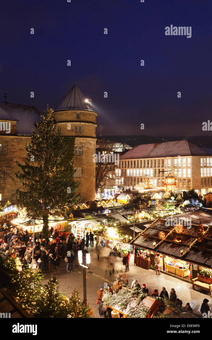 Christmas market on Schillerplatz square in front of the Old Castle ...