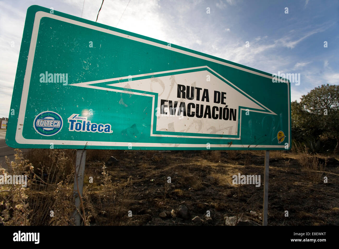 Volcano evacuation sign hi-res stock photography and images - Alamy