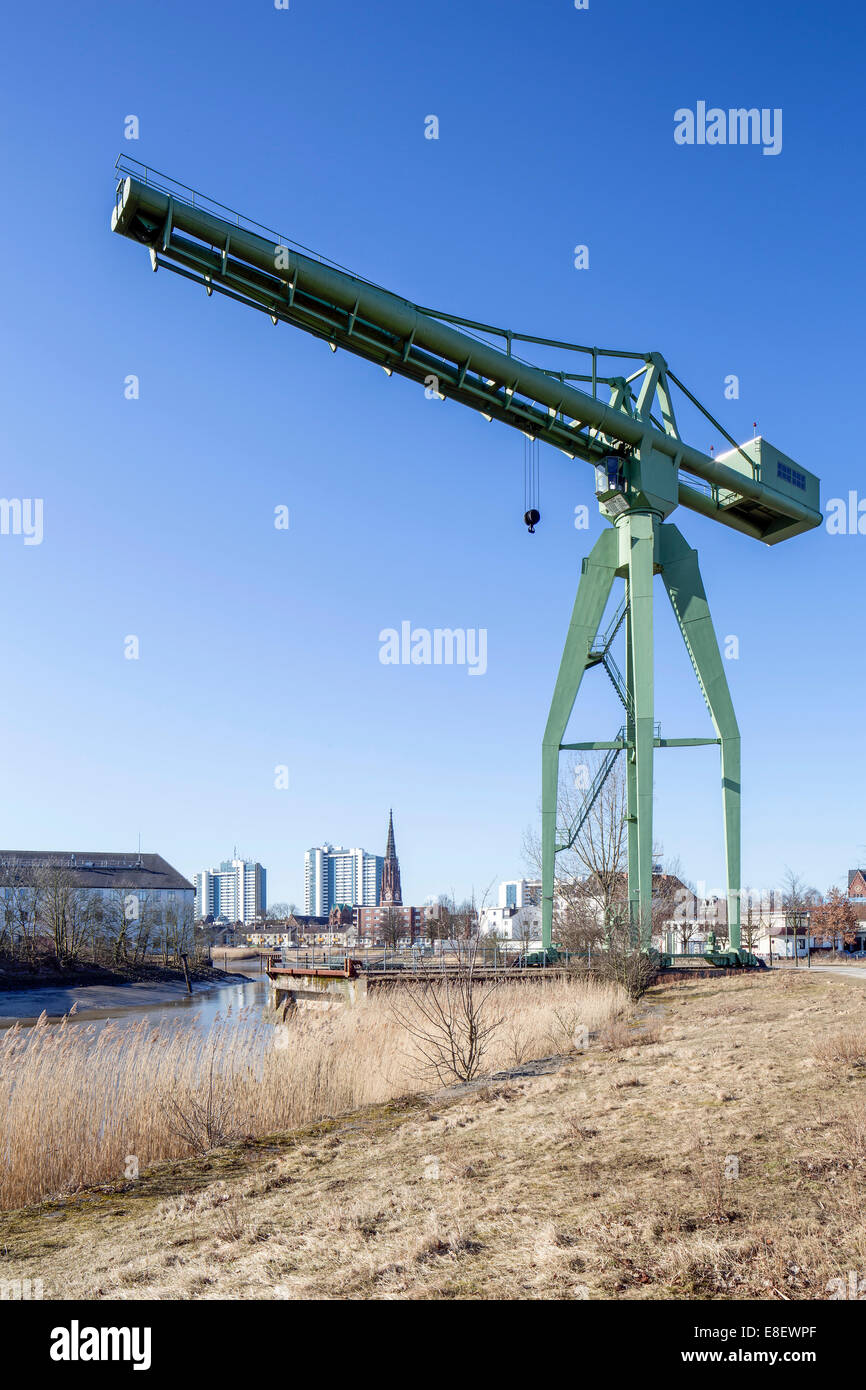 Former Rickmers Shipyard, landmarked crane, Geestemuende, Bremerhaven ...