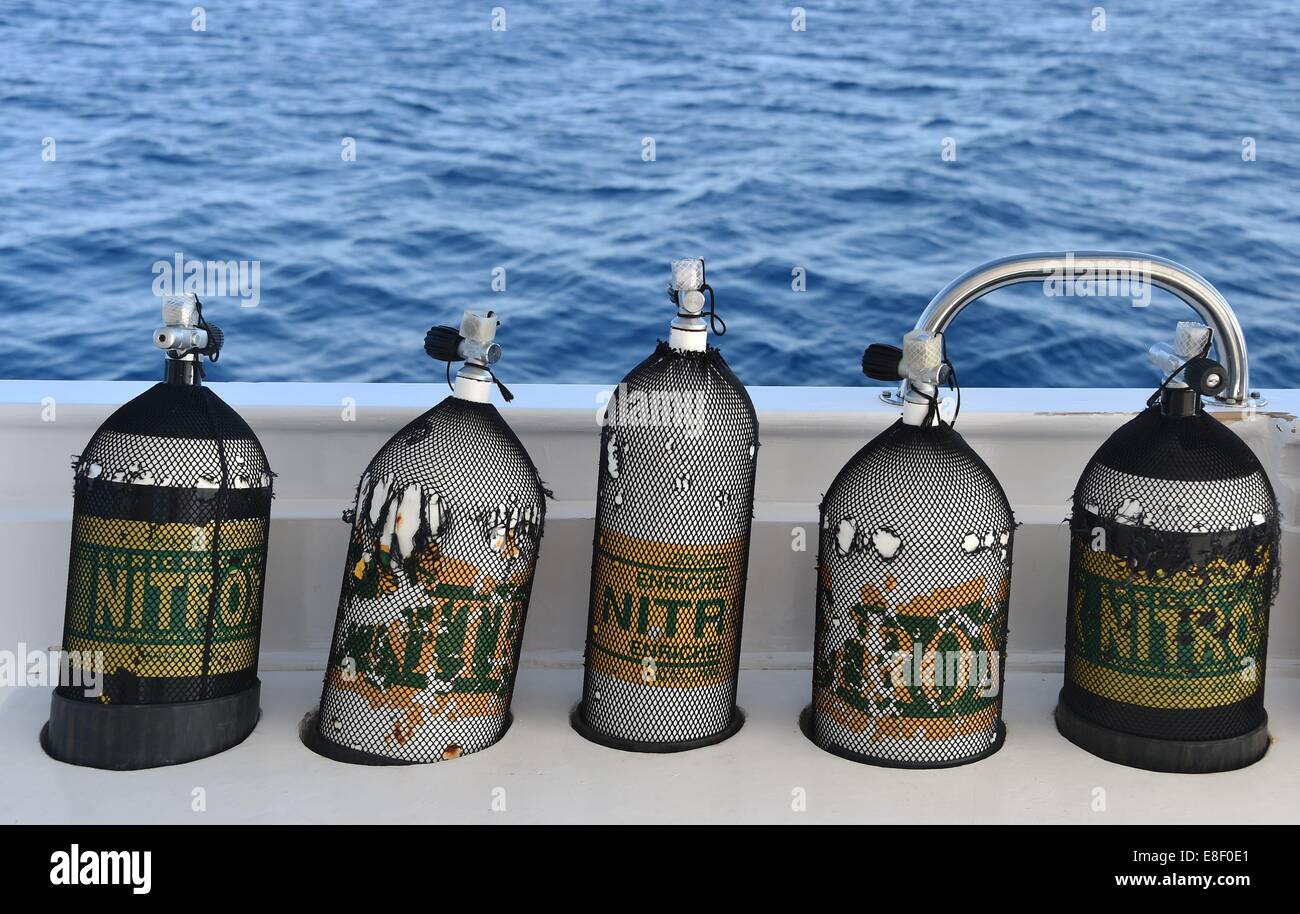 Oxygen flasks hi-res stock photography and images - Alamy