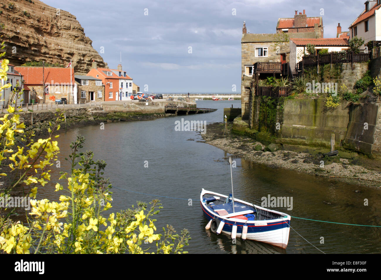 Staithes, North Yorkshire, England Stock Photo - Alamy