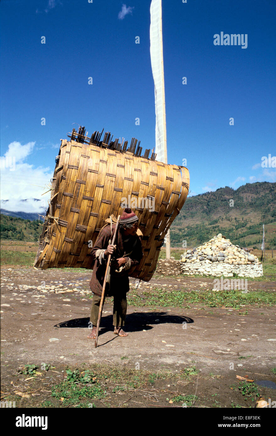 Carrying a burden hi-res stock photography and images - Alamy