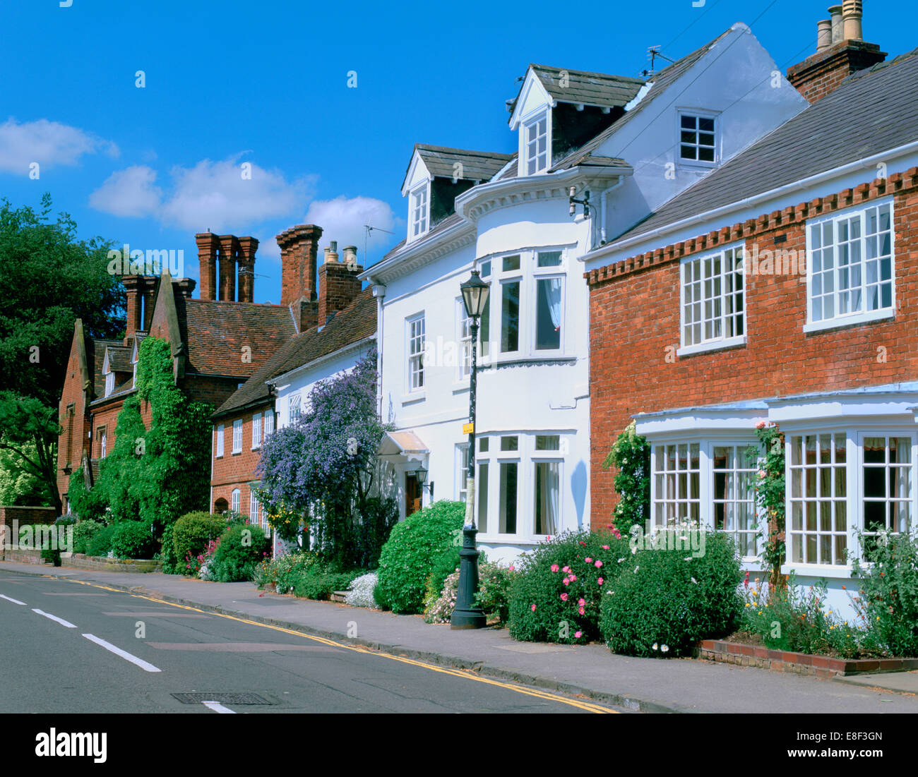 Kenilworth High Street, Warwickshire Stock Photo - Alamy