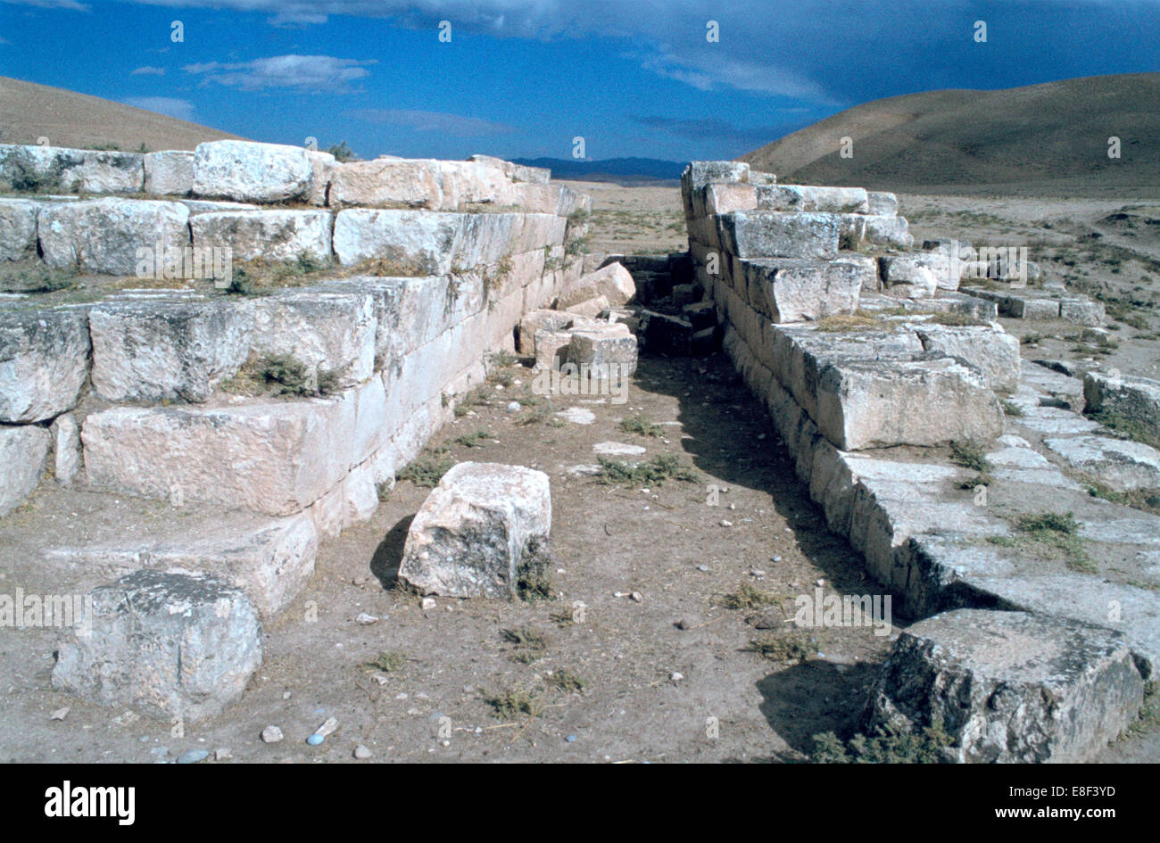Ruined arch of an aqueduct, Jerwan, Iraq, 1977 Stock Photo - Alamy