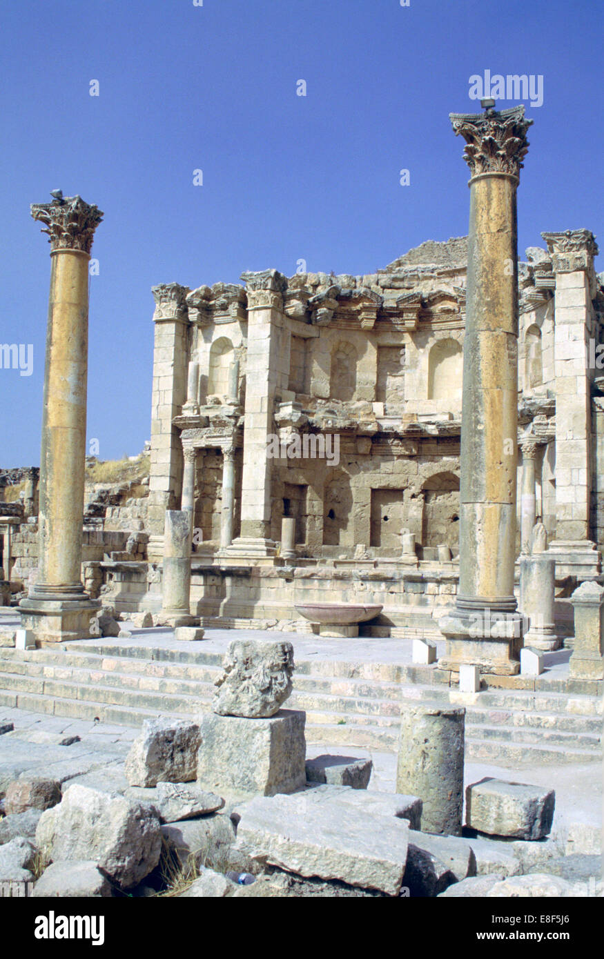 Jerash ruined building hi-res stock photography and images - Alamy