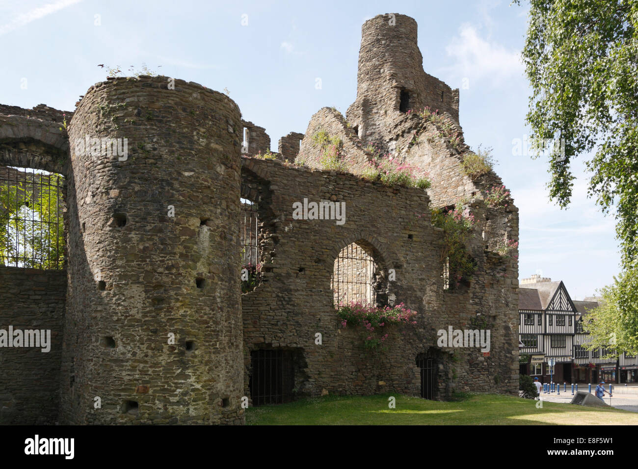 Swansea castle ruins hi-res stock photography and images - Alamy
