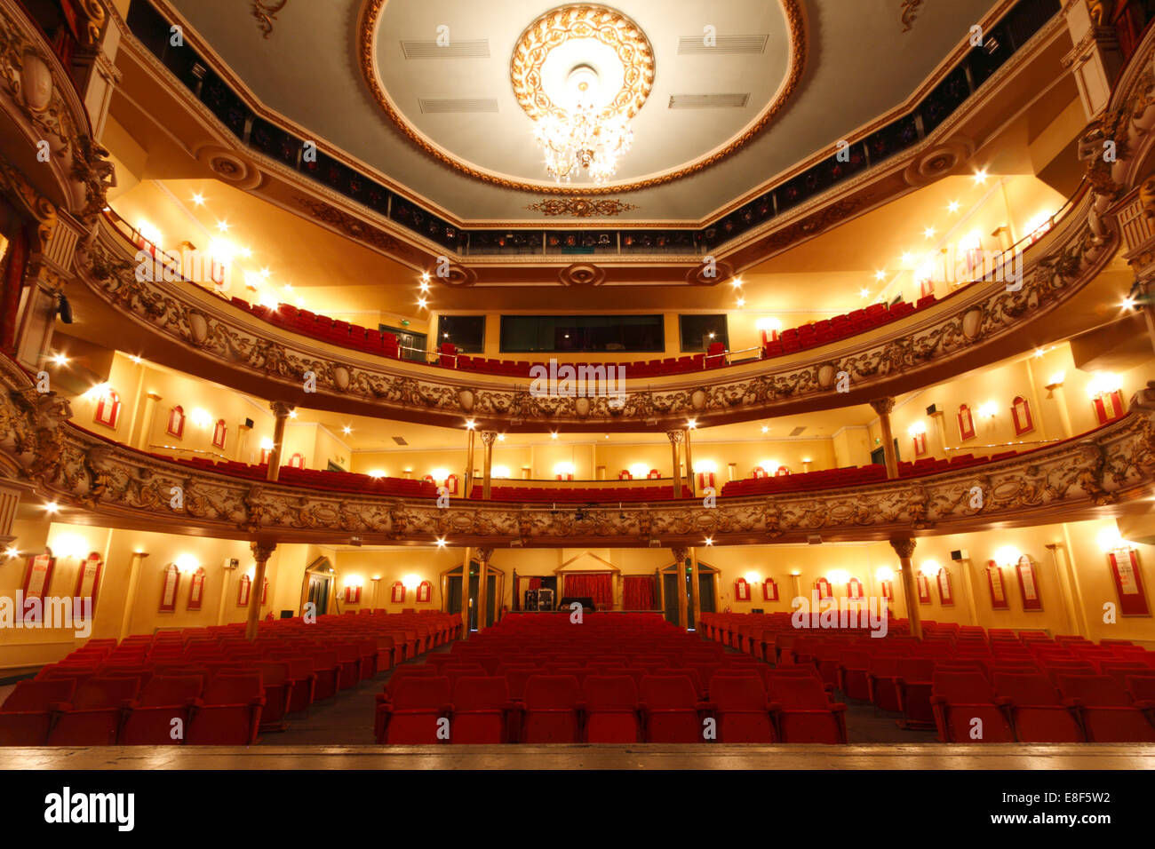 Grand Theatre Swansea Stock Photos & Grand Theatre Swansea Stock Images - Alamy