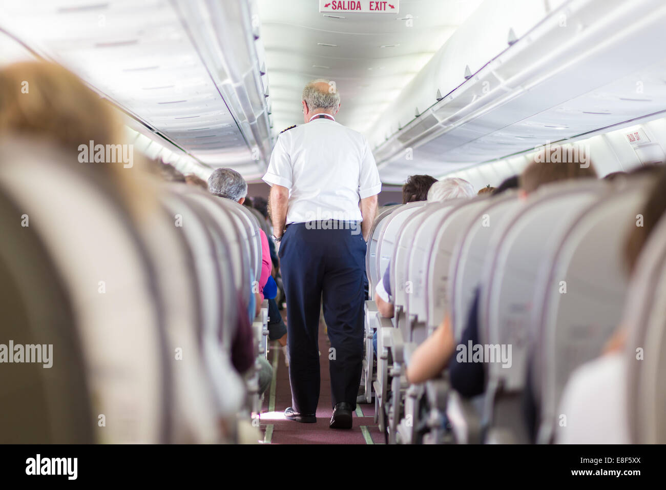 Inside airplane pilot cabin hi-res stock photography and images - Alamy