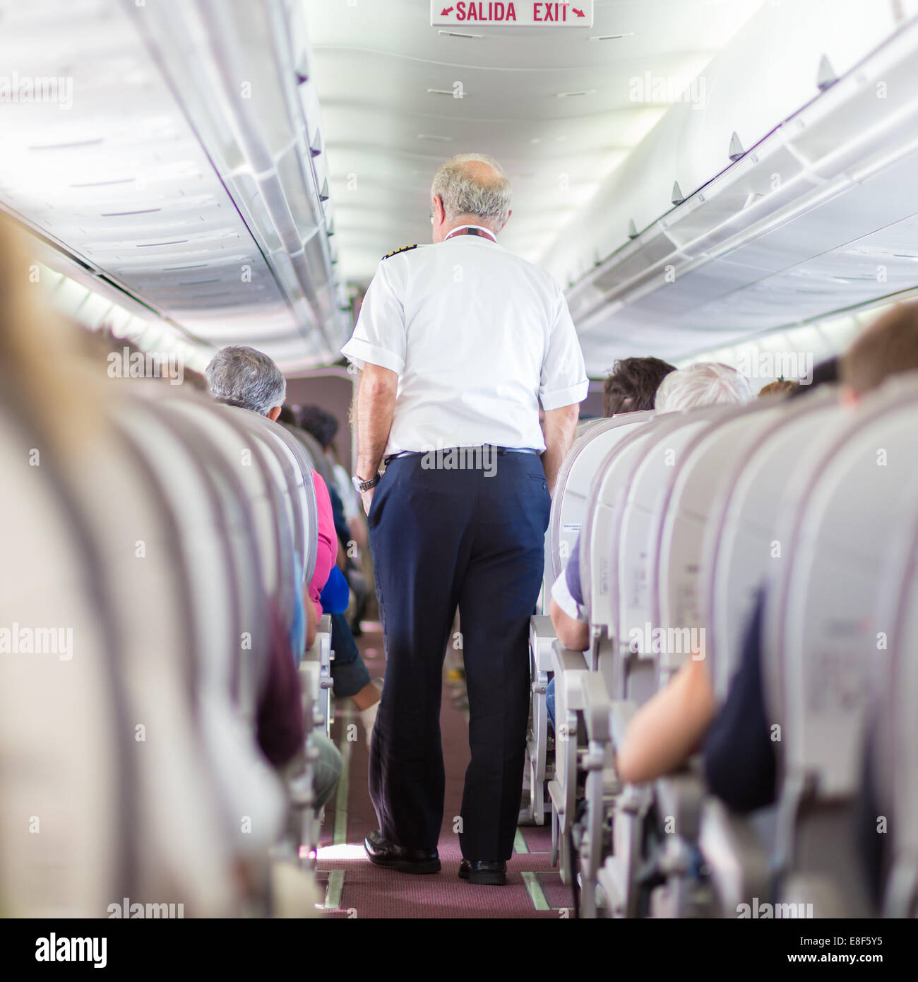 Inside airplane pilot cabin hi-res stock photography and images - Alamy