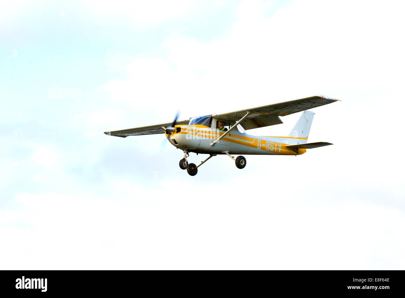 Cessna aircraft in flight Cut Out Stock Images & Pictures - Alamy