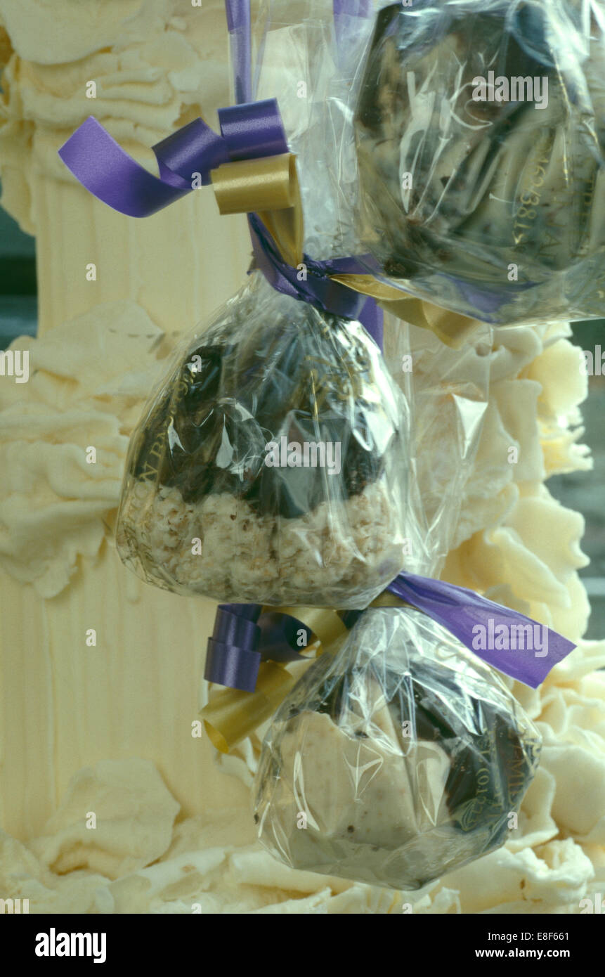 Cellophane paper hi-res stock photography and images - Alamy