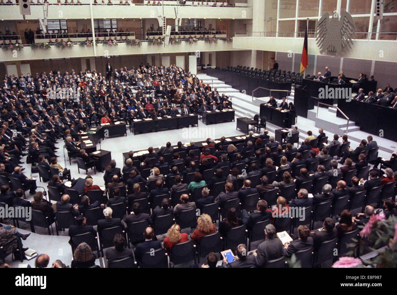 The picture shows the constitutive meeting of the German Bundestag at ...