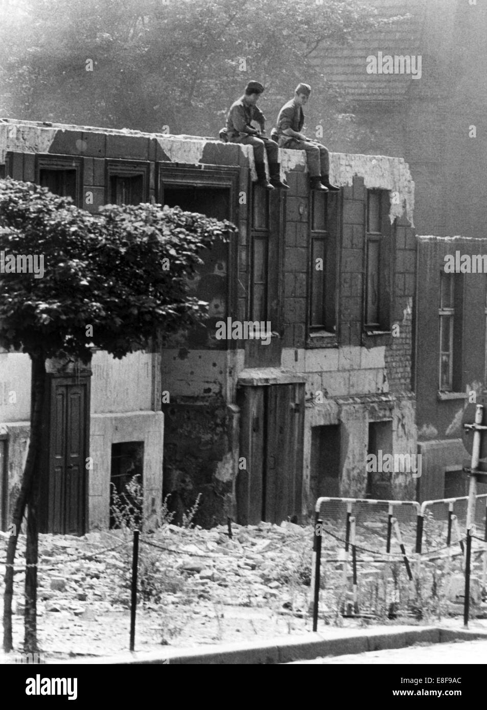 Me border officials Black and White Stock Photos & Images - Alamy