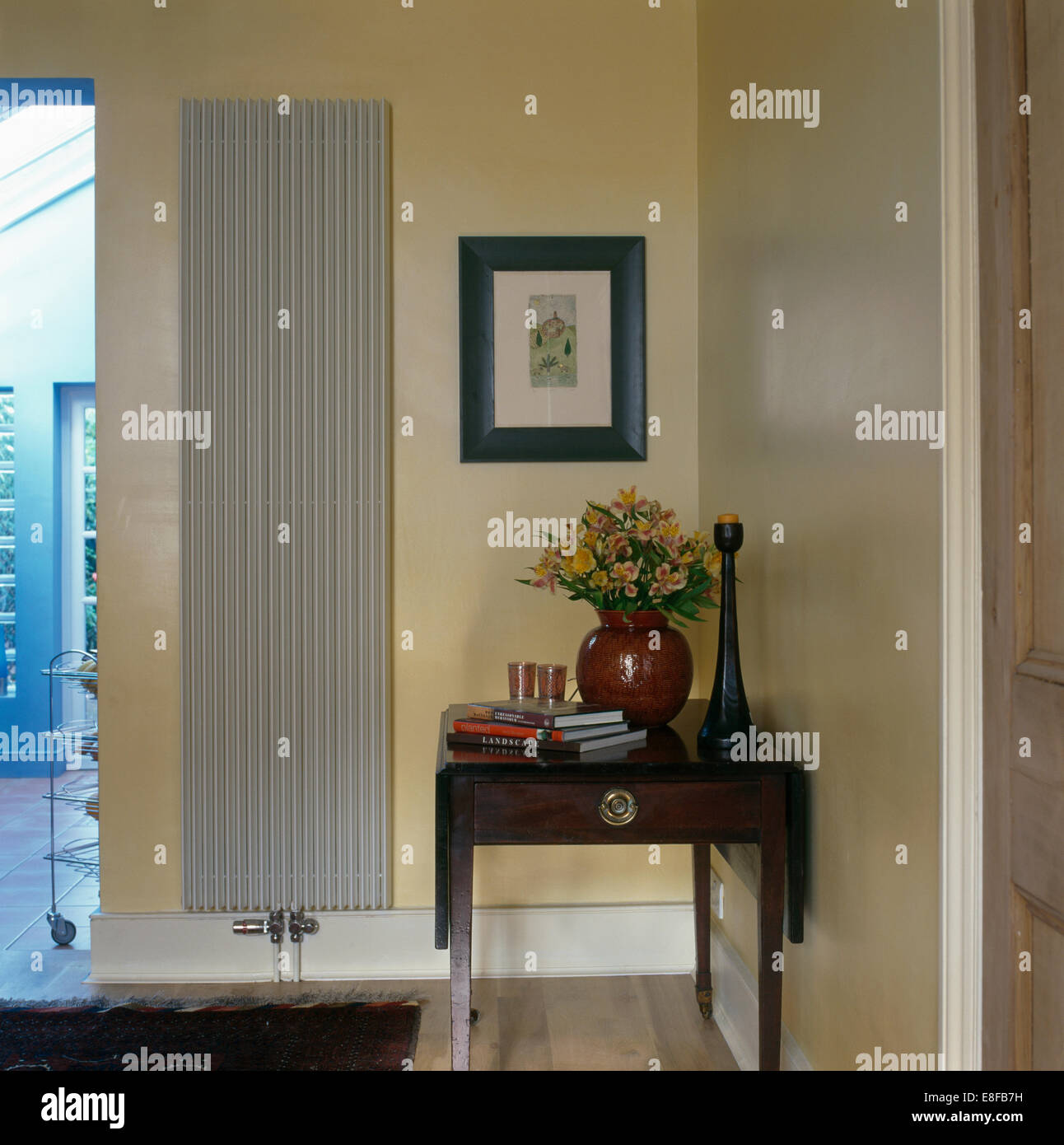 Antique radiators hi-res stock photography and images - Alamy