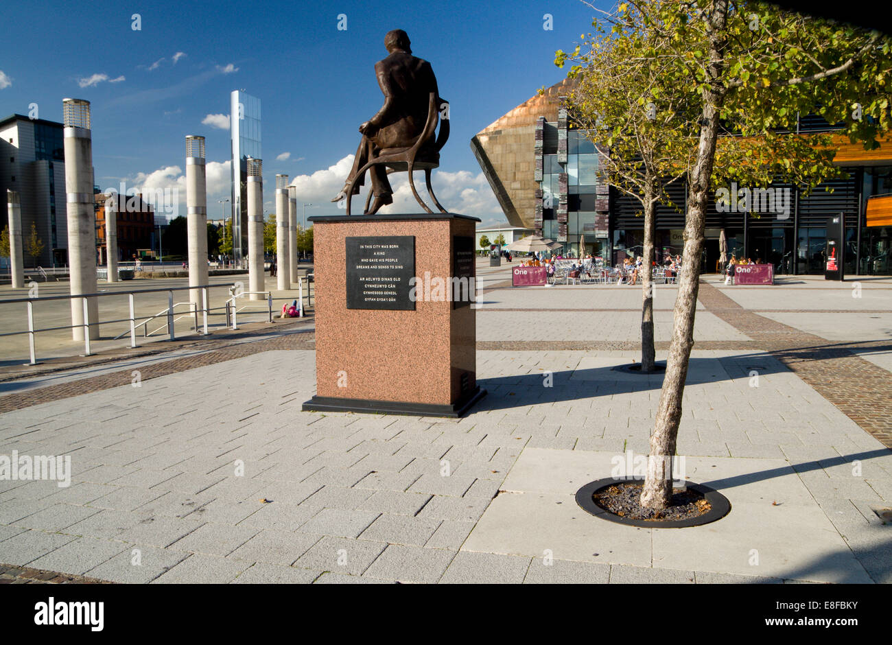 Statue of Cardiff born song writer and actor Ivor Novello, Cardiff Bay ...