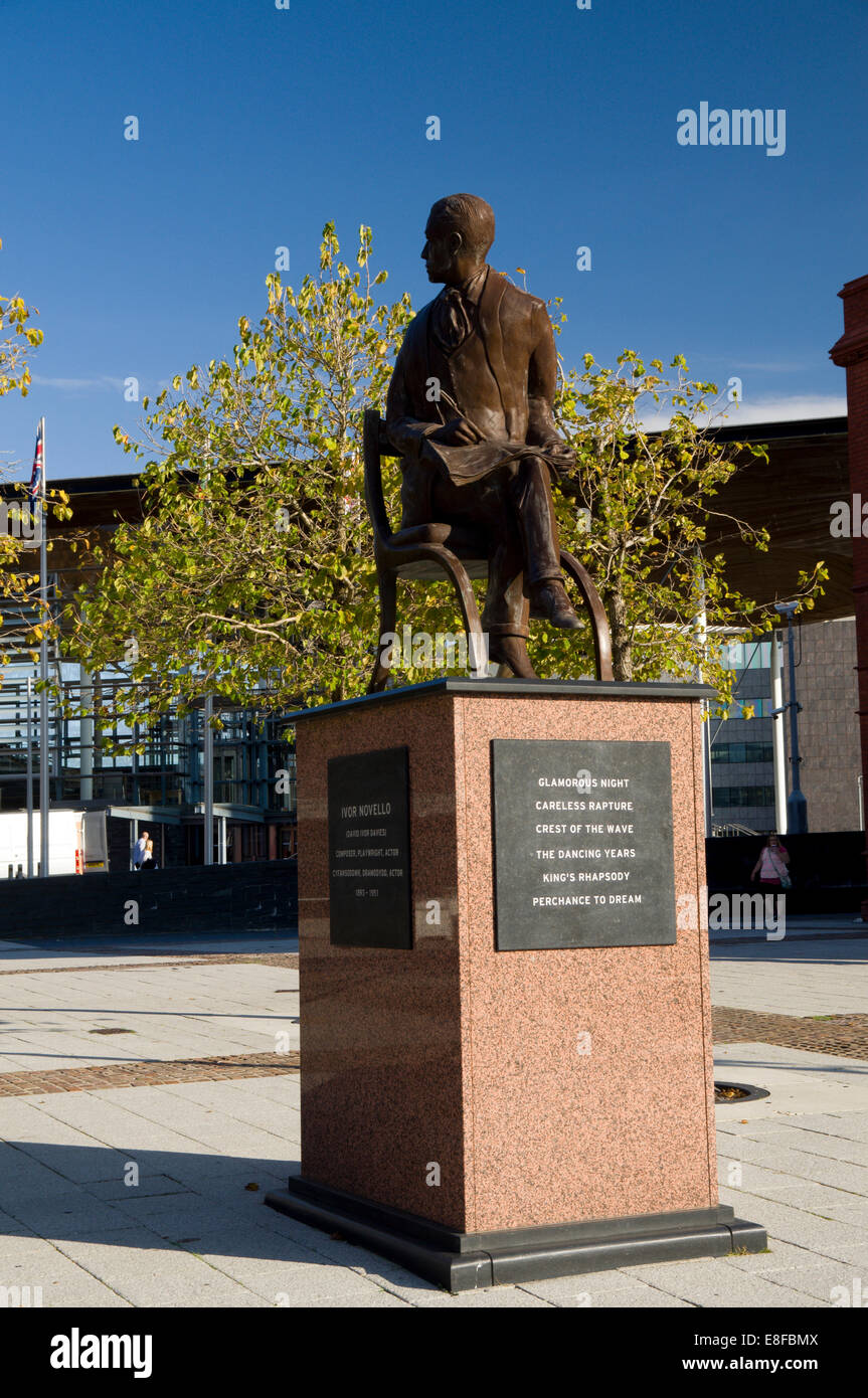 Statue of Cardiff born song writer and actor Ivor Novello, Cardiff Bay ...