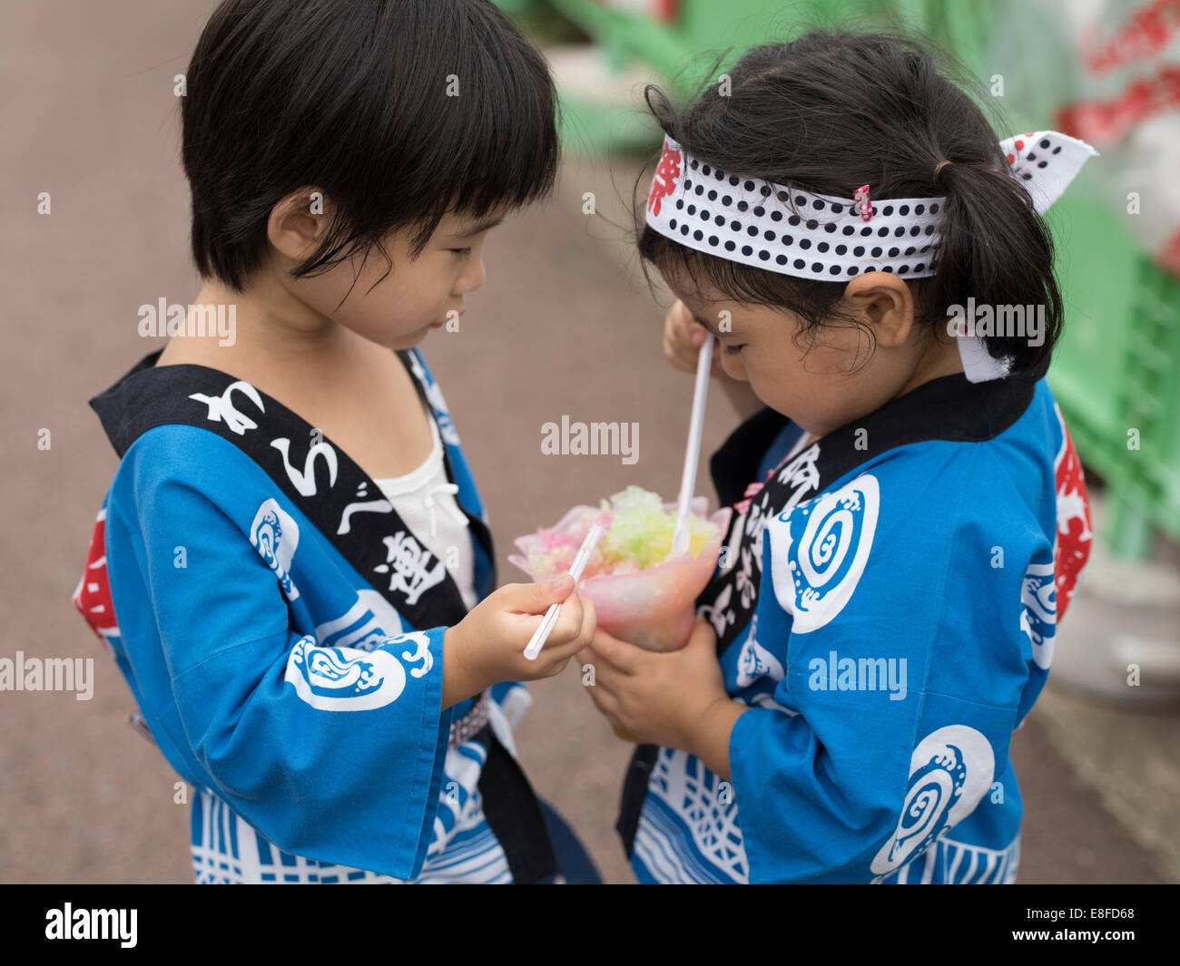 Awa Odori ( Awa Dance Festival ) held 12 to 15 August in Tokushima City ...